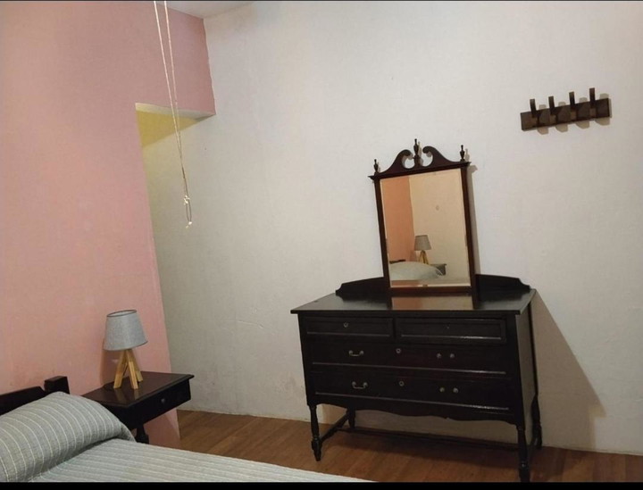 Casa Con Amplios Espacios Y Baño Privado - Uruguay