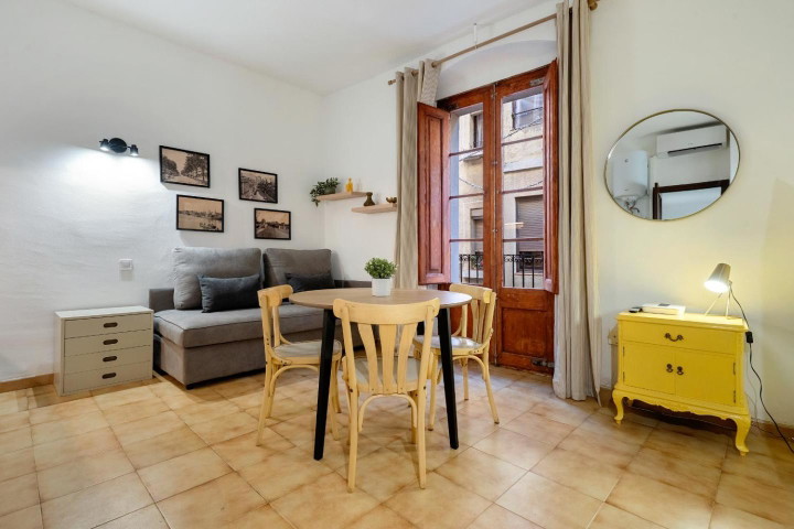 Old Town Gothic Arch Apartment - Tarragona