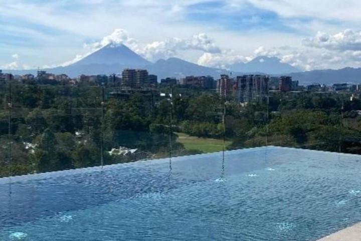 Dn2a-great Location With Patio And Pool - Guatemala City