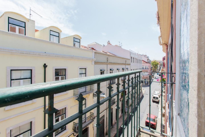 Typical Light Filled Graça Apt W Ac, By Timecooler - Alfama