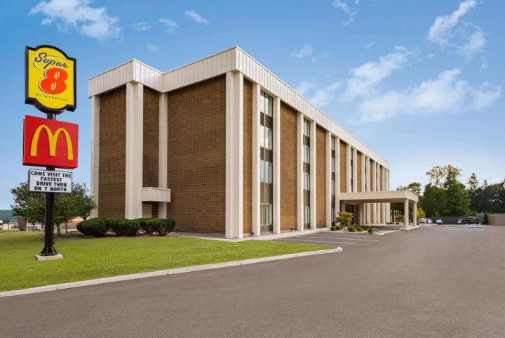Super 8 By Wyndham Liverpool/syracuse North Airport - Syracuse, NY