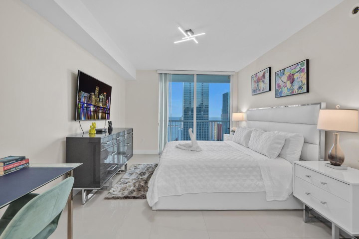 Beautiful 1 Bedroom Overlooking The Ocean And Downtown Brickell - Miami