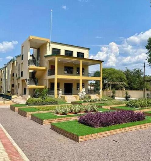 At Twelve Guesthouse - Gaborone