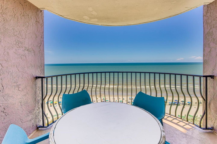 Oceanfront Condo W/ Balcony In Myrtle Beach! - South Carolina