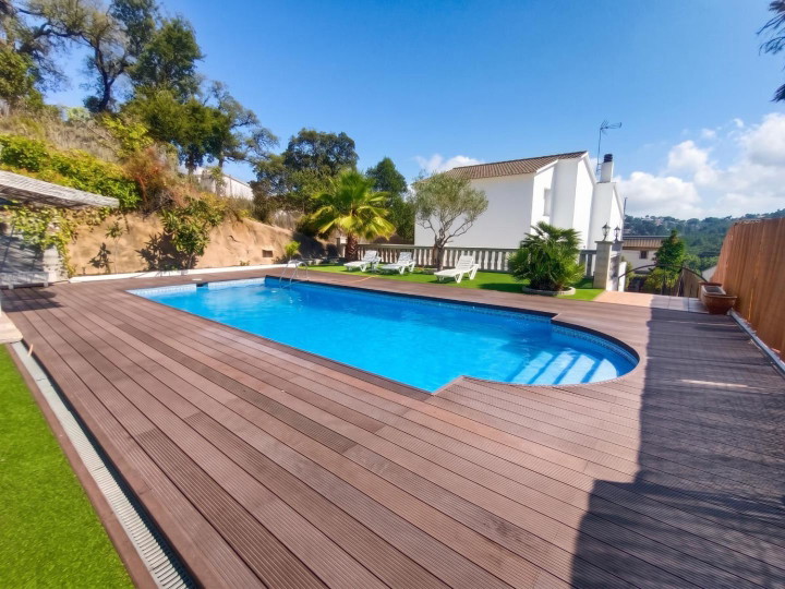 Bright Villa In Vidreres With Private Pool And Jacuzzi - Blanes