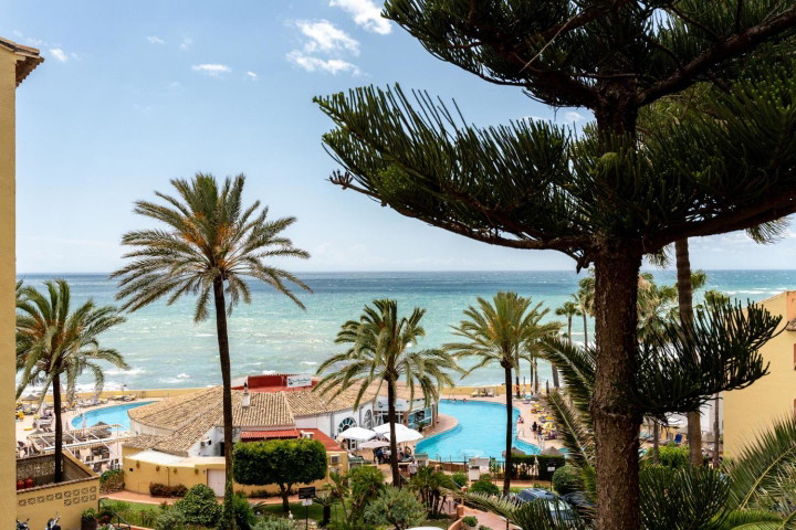 Doña Lola Claudia Acogedor Apartamento Frente A La Playa De Calahonda - Vistas Al Mar Y A La Piscina Comunitaria - Sitio de Calahonda