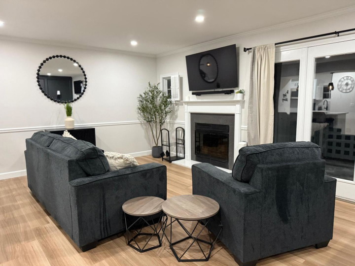 Newly Renovated Villa With King Bed And Amenities, 1 Mile To Mohegan Sun - Norwich, CT