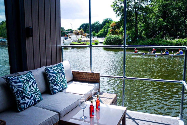 Lady Lily Cosy Unique River Boat With Castle Views - Maidstone