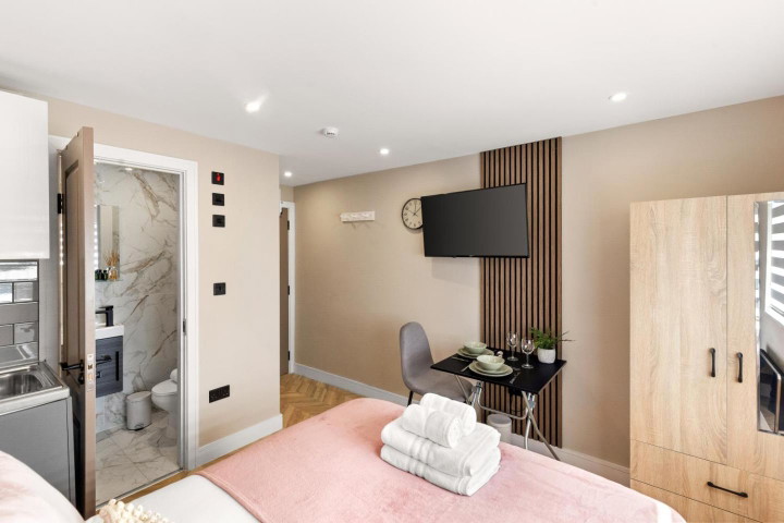 Soft & Stylish Studio - Relaxing Essex Stay - Basildon