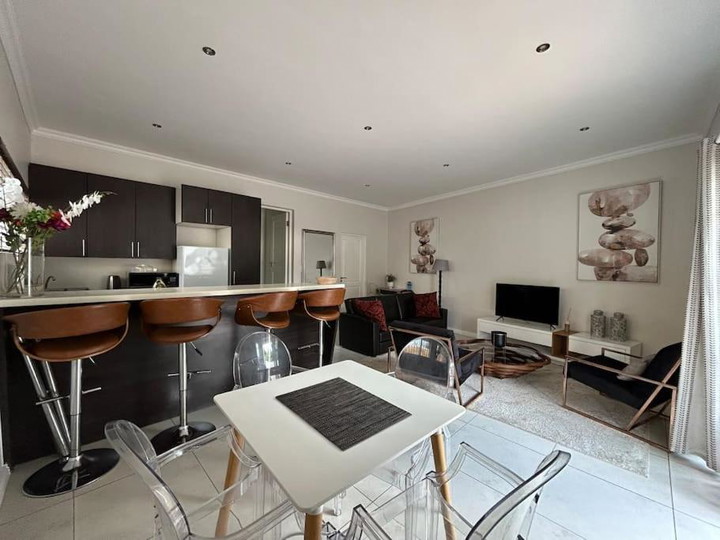 Pet-friendly Sandton Apt With Backyard - Sandton