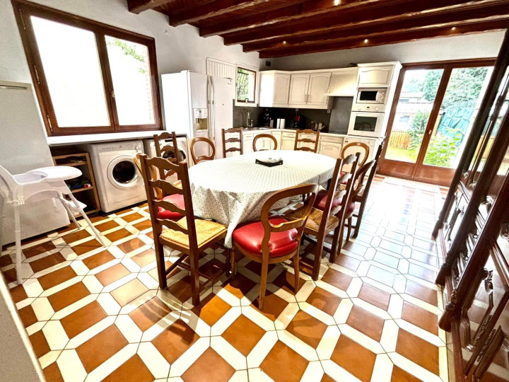 Grande Maison Tout Confort - 5 Chambres 5 Salles De Bain - Rer A - Paris - Disney - Val de Fontenay