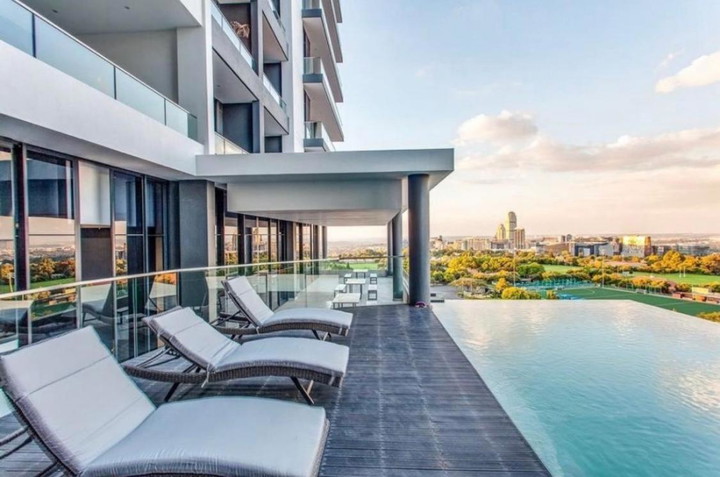 Ilovo Central - Sandton