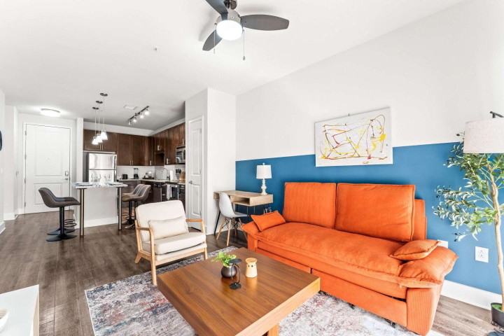 Virelli Apartments Upscale King Suite In The Heart Of Orlando W Pool - Winter Park, FL