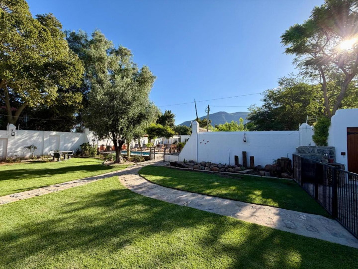 Far Far Away Guesthouse - 4-star Luxury Karoo Escape With Garden, Pool, Gym & Personal Touch - Graaff-Reinet