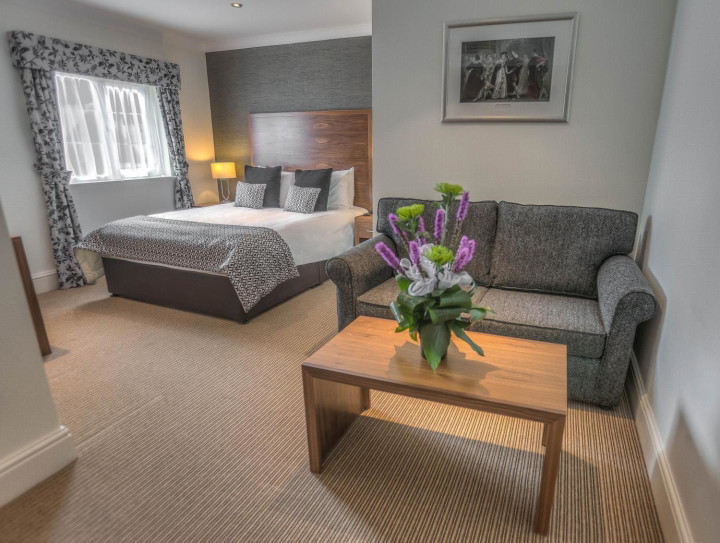 The Boleyn Hotel - Hounslow