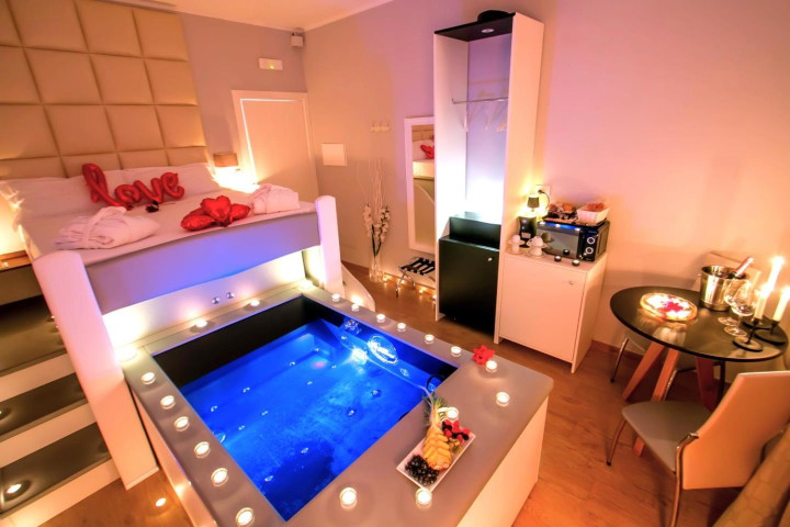 Alma Suites - Jacuzzi Livorno - 利佛諾
