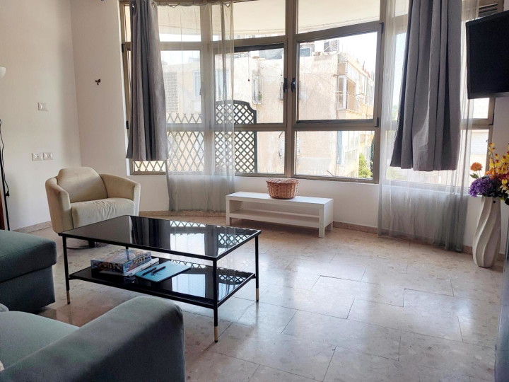 Renovated 3 Rooms, 6 Pers, Quiet, 3 Min Walk From Beach - Tel Aviv
