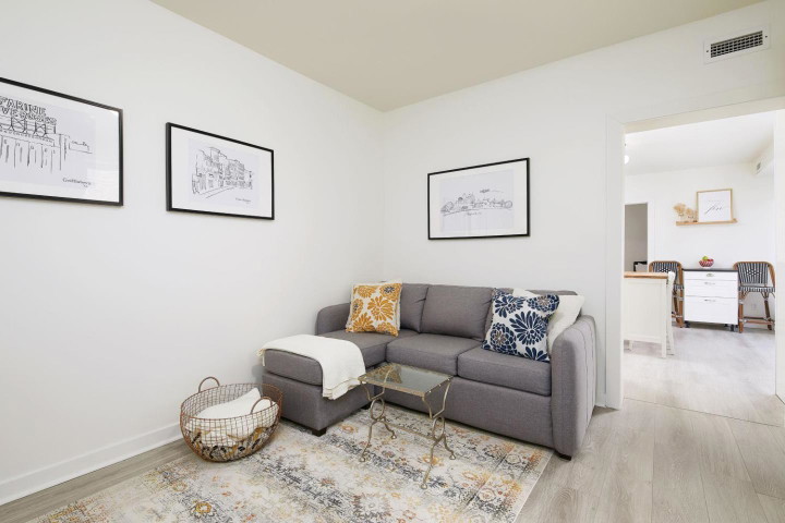 Chic Plaza St-hubert Apt 2br 2ba - Montreal