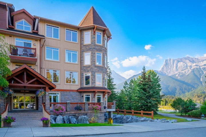 Falcon Crest Lodge By Clique - Canmore