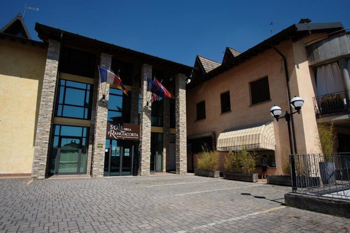 Sole Della Franciacorta - Hotel & Restaurant - Sarnico