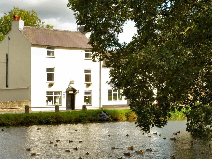 Fitzwarine House Whittington - Llangollen
