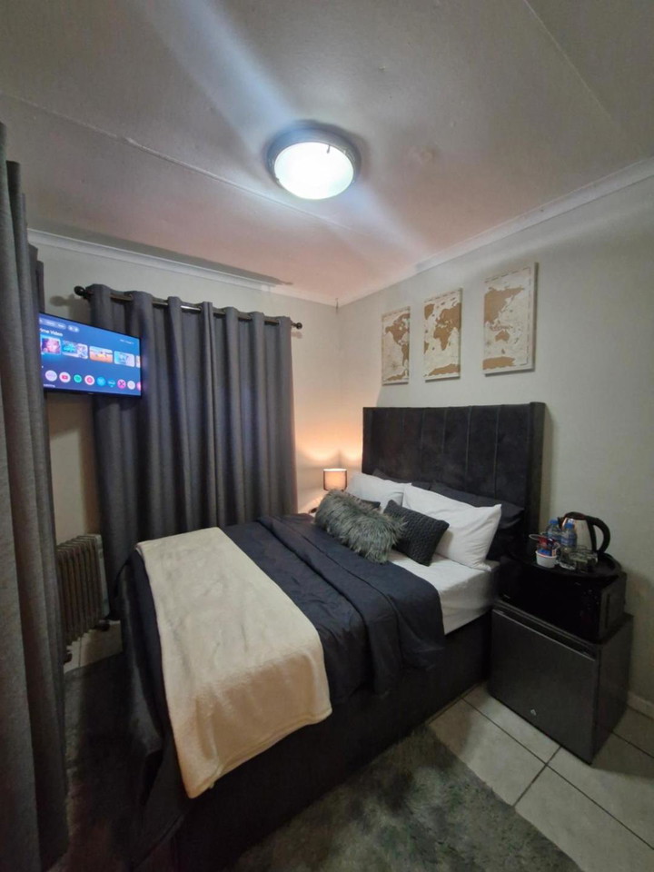 Private Ensuite Guest Suite 4km From Sandton City And Nelson Mandela Square - Sandton