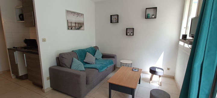Nice Studio W Terrace Big Shared Pool - Fréjus