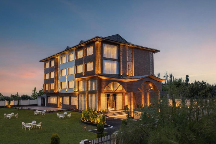 Welcomheritage Grand, Srinagar - Srinagar