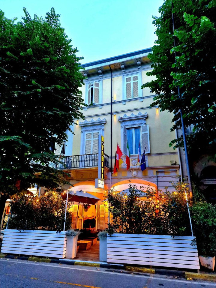 Hotel Tahiti - Viareggio