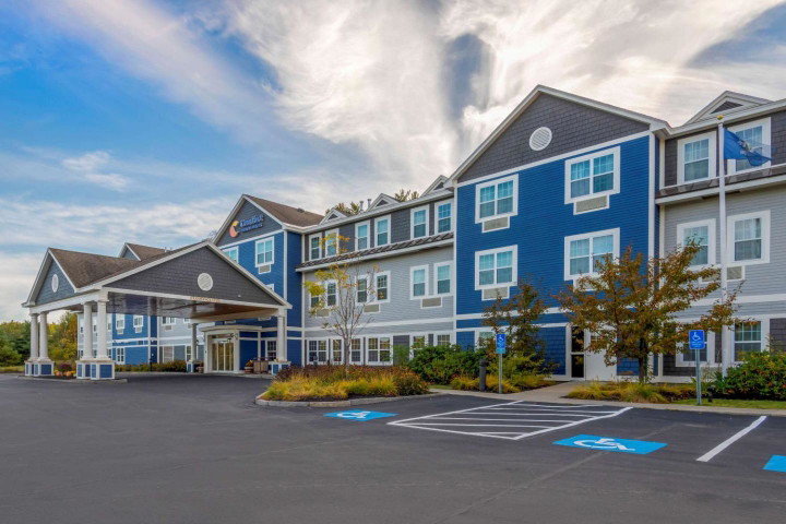 Comfort Inn & Suites Wilton - Maine