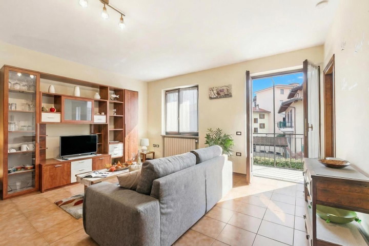 Petalo Bianco: 100m From Lake, Parking And Balcony - Happy Rentals - Mergozzo