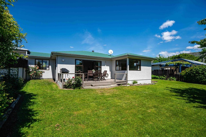 Downtown Delight - Wanaka Holiday Home - Wanaka