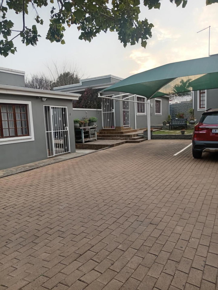 Fancy Pansy - Germiston
