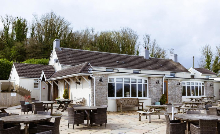 The Golden Mile Country Inn - Bridgend