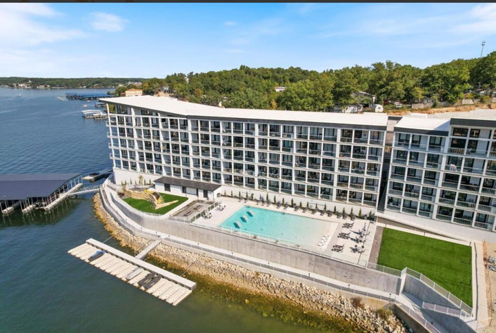 Topsider Condo W/ Stunning Lake Views, Shuffleboard & King Beds - 미국