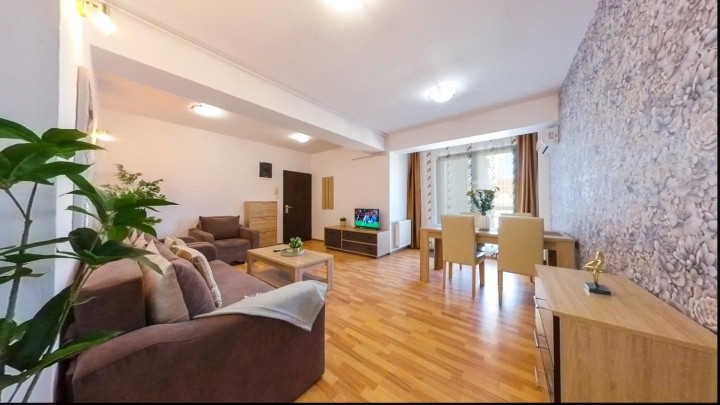 Old Town Flowery Apartment - Bucharest