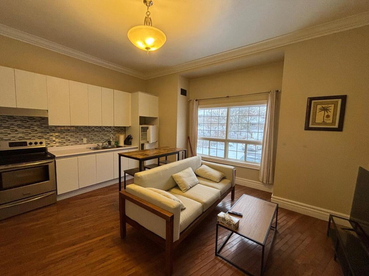 Private Unit In Richmond Hill - Newmarket