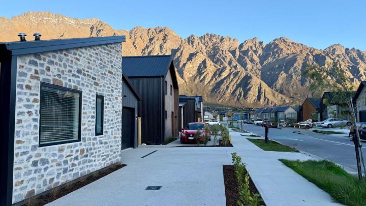 Luxurious Stay With Mountain Views - Arrowtown