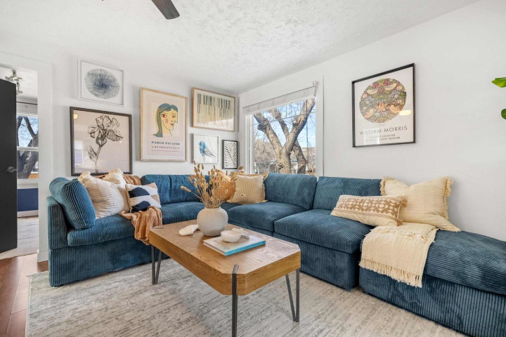 Bluebird 3 Bedroom Home In The Heart Of Drumheller - Drumheller