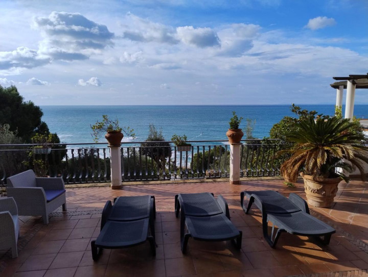 Villa Bella Vista Appartamenti Con Vista Mare Terrazza Privata E Parcheggio Gratuito A Santa Maria Di Castellabate - Castellabate