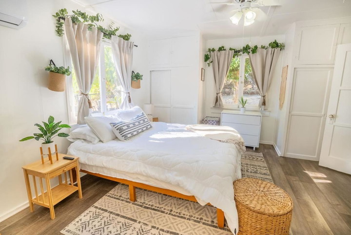 The Ranch 2br Farm Cottage + Mountain Views - Simi Valley, CA