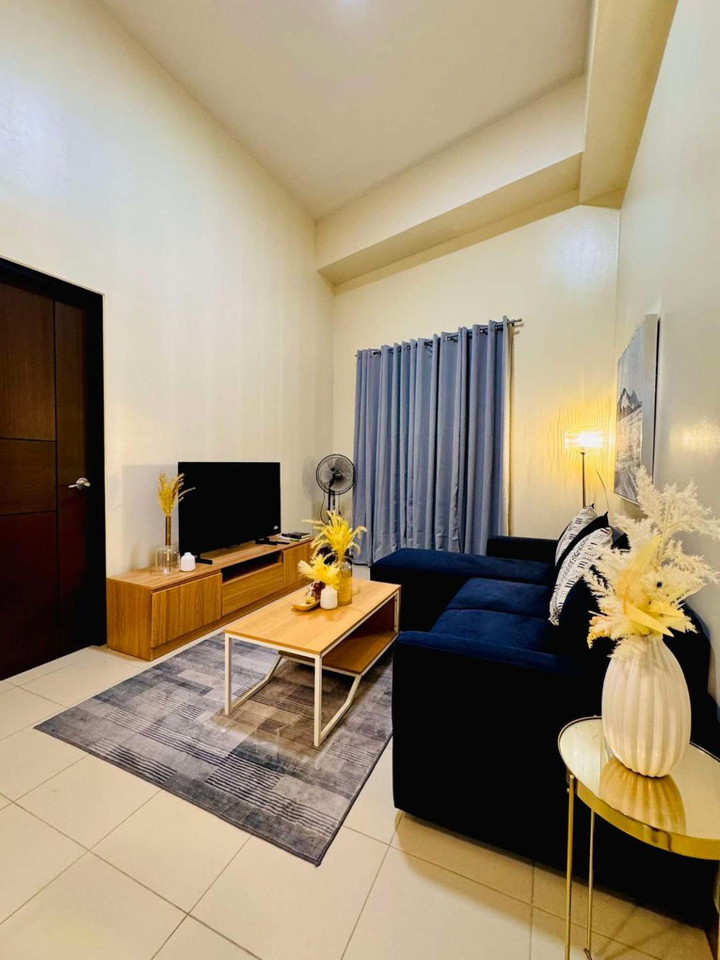 Opulent Spacious 3 Br Condominium At St Dominique At Megaworld - Iloilo City
