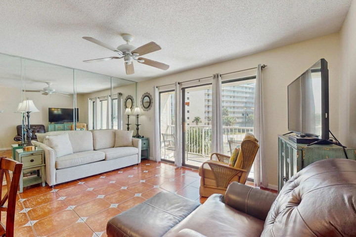 Coastal Condo With Water Views Shared Pool And Tennis Court - Orange Beach, AL