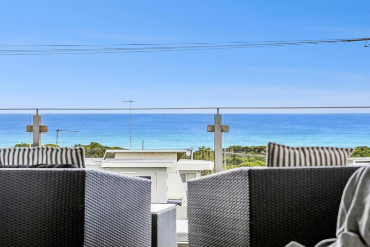 Ocean Views - Just Metres From The Beach! - Queenscliff