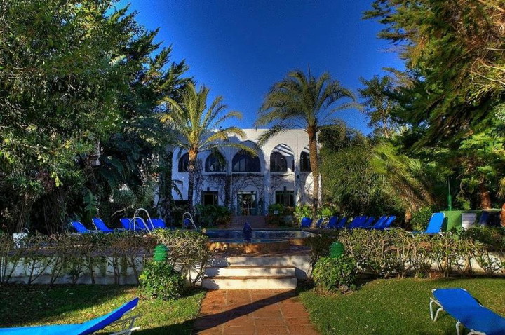 Hurricane Beach Hotel - Spain