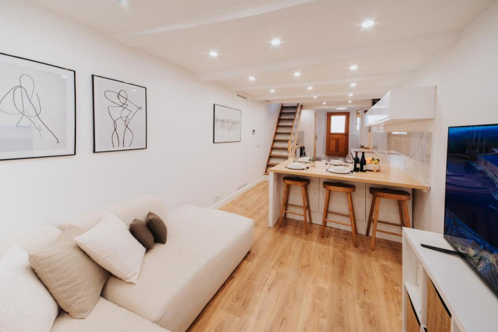 Perfect Family-oriented And Recently Renovated Townhouse In The Old Antibes - Antibes