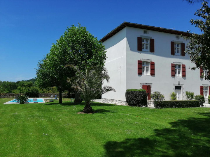 Maison Luroa , "L'âme Basque Au Cœur Océan Et Montagne" - Biarritz