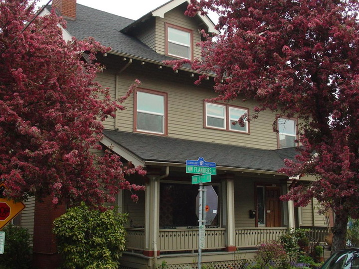 Portland International Guesthouse - Portland, OR