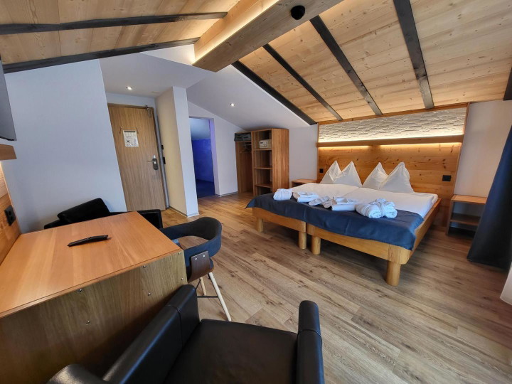 Hotel Europa Guest House - Kein Personenaufzug - No Elevator - Täsch