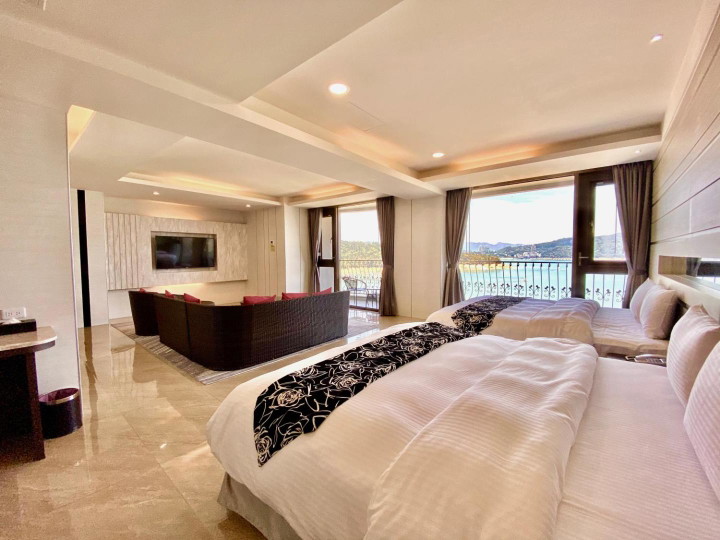 Ming Yue Hu Hotel - Yuchi Township